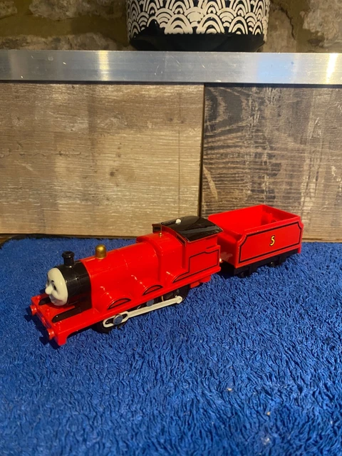 TOMY RARE MOTORISED Trackmaster Thomas&Friends Train 2002 Vintage James ...
