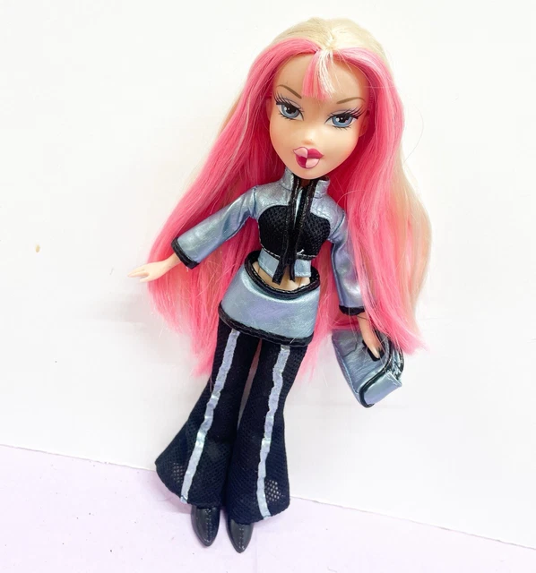 BRATZ LIVE IN Concert / Space Angelz Cloe £20.00 - PicClick UK