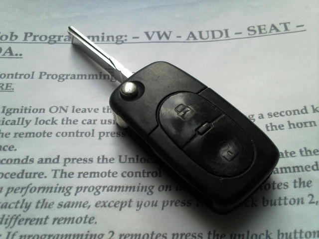 GENUINE VW VOLKSWAGEN Golf Mk4 Bora Etc 2 Button Remote Alarm Flip ...