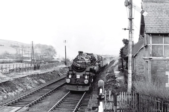 PHOTO BRITISH RAILWAYS Steam Locomotive BR Standard3MT 77003+76049 ...