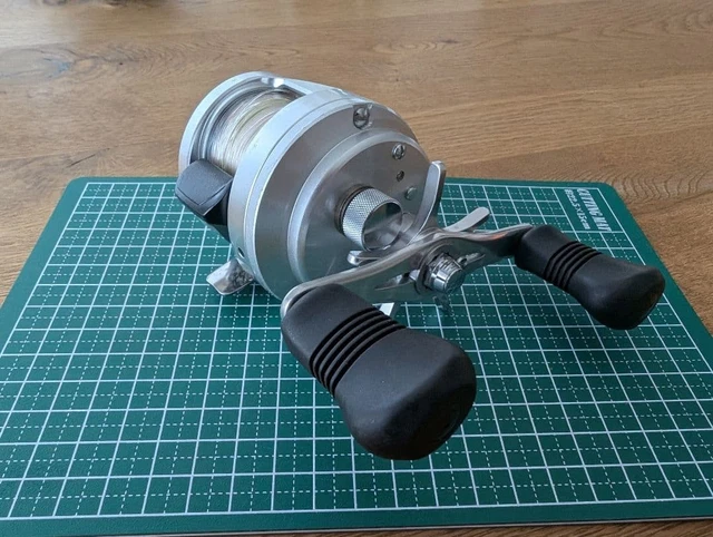SHIMANO OCEA CALCUTTA 200HG Baitcast Fishing JDM Reel Right Handle $222 ...