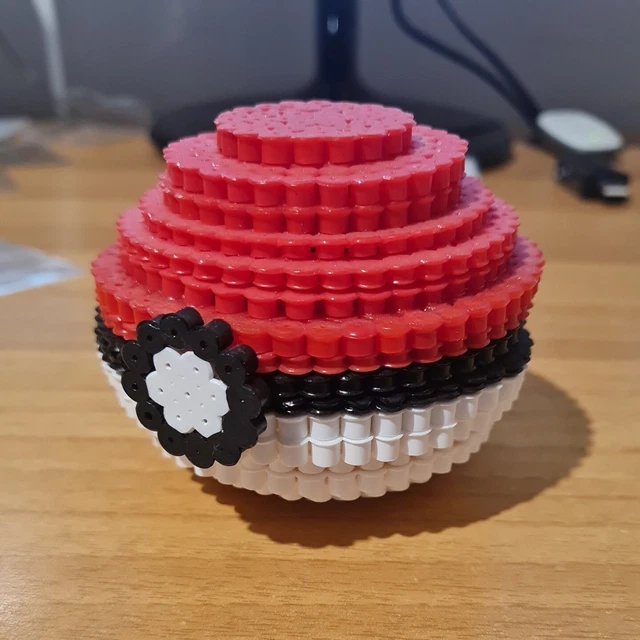 POKEMON POKEBALL PYSSLA Hama pearl beads pixel art EUR 12,00 - PicClick IT