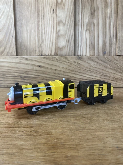 THOMAS AND FRIENDS Bumble Bee James Trackmaster Motorized Train ...