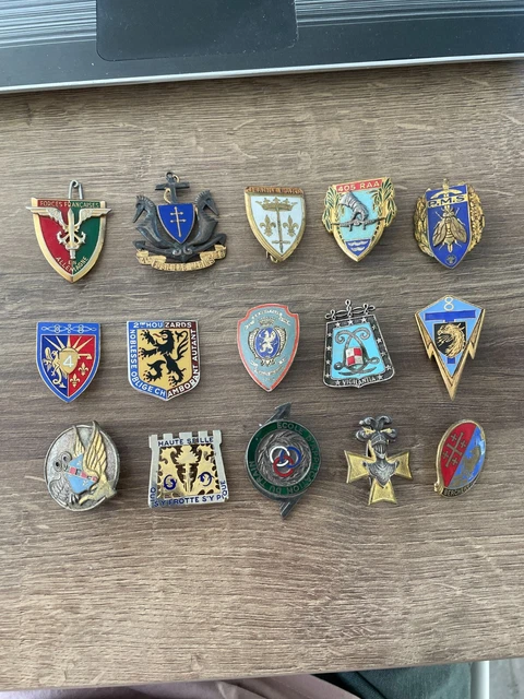 LOT DE 15 anciens insignes militaire et autre EUR 20,00 - PicClick FR