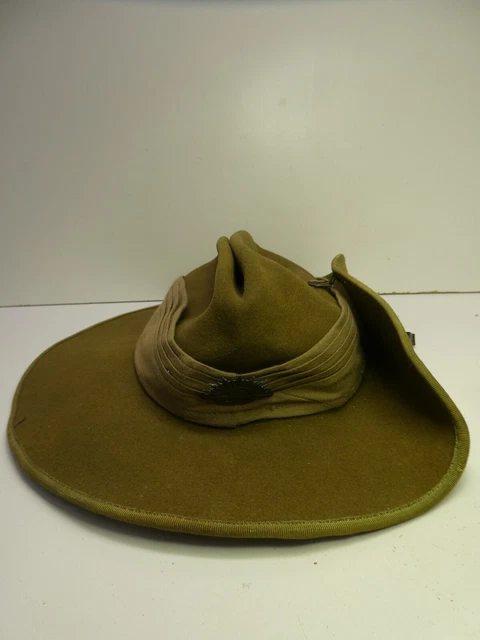 THE AUSTRALIAN ARMY Slouch Hat And Rising Sun Badge Book EUR 111,52 ...