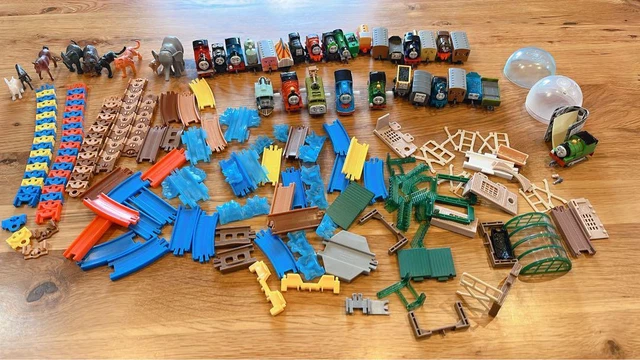 CAPSULE PLARAIL THOMAS set sfuso lotto di mini auto treno giocattolo 80 ...