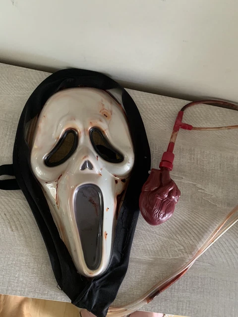 VINTAGE SCREAM MASK Ghostface with Blood Pump Heart Halloween Rare Dry ...