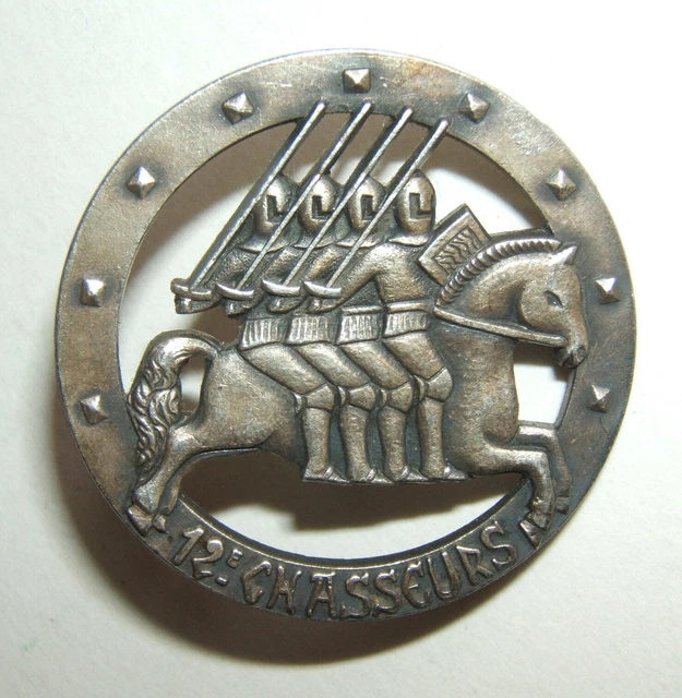 INSIGNE 12° REGIMENT DE CHASSEURS - Arthus Bertrand EUR 5,00 - PicClick FR