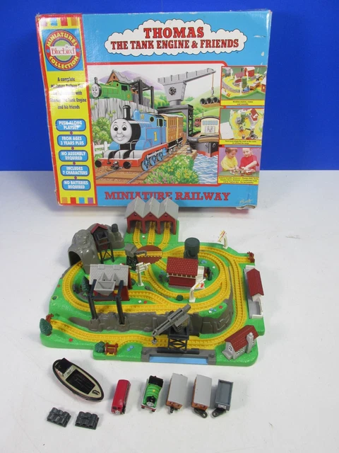 THOMAS THE TANK ENGINE & FRIENDS MINIATURE RAILWAY TRAIN bluebird SET £ ...