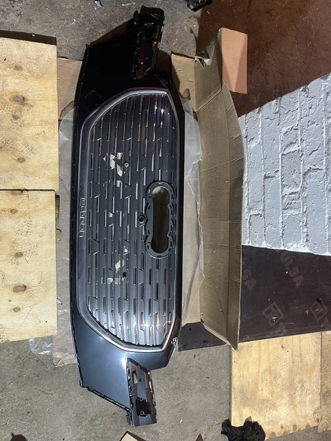 AUDI Q4 E-TRON Front Bumper Grill 89A 807 725 A 2021-2023 £300.00 ...