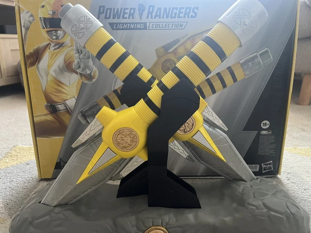 POWER RANGERS LIGHTNING Collection Mighty Morphin Yellow Power Daggers ...