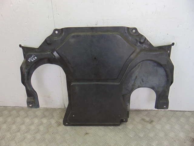 A2045240430 COUVERCLE DE La Vitre Avant Mercedes-Benz Clase C 2008 EUR ...