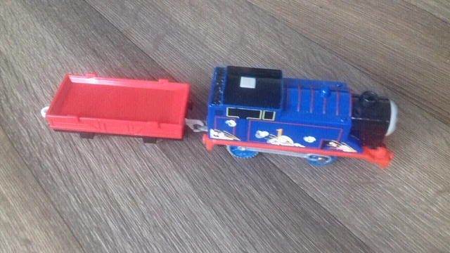 THOMAS TRACKMASTER REAL Steam Thomas Train, battery operated £29.99 ...