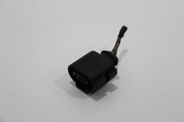 VW MULTIVAN T5 3 Pin Wiring Connector and Short Length of Wire ...