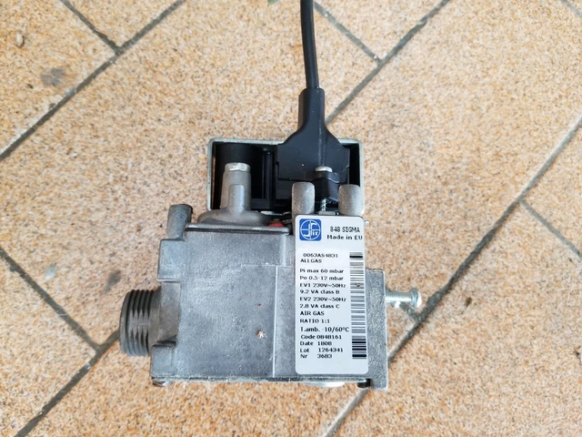 VALVOLA GAS ARISTON Chaffoteaux 60001612 EUR 75,00 - PicClick IT