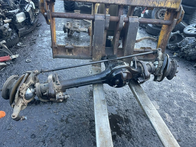 LAND ROVER DEFENDER 300 Tdi Complete Front Disc Brake Axle Diff Hubs £ ...