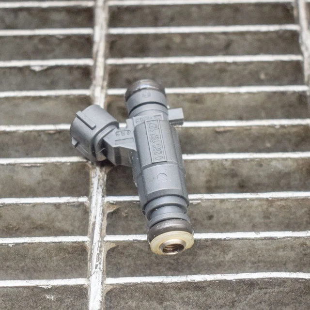 PEUGEOT 208 MK1 Moteur Injecteur de Carburant 9676017480 0280157127 1.2 ...