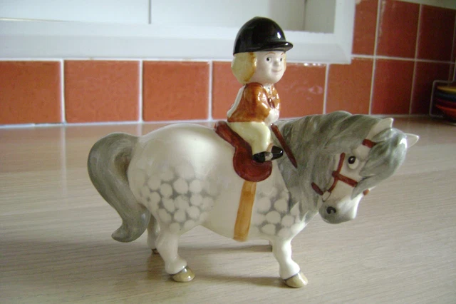 BESWICK THELWELL PONY ANGEL ON HORSEBACK Learner Figurine £65.00 ...