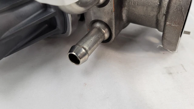 2023-2025 CHEVROLET SILVERADO 3.0L Diesel Genuine GM EGR Valve 40009269 ...