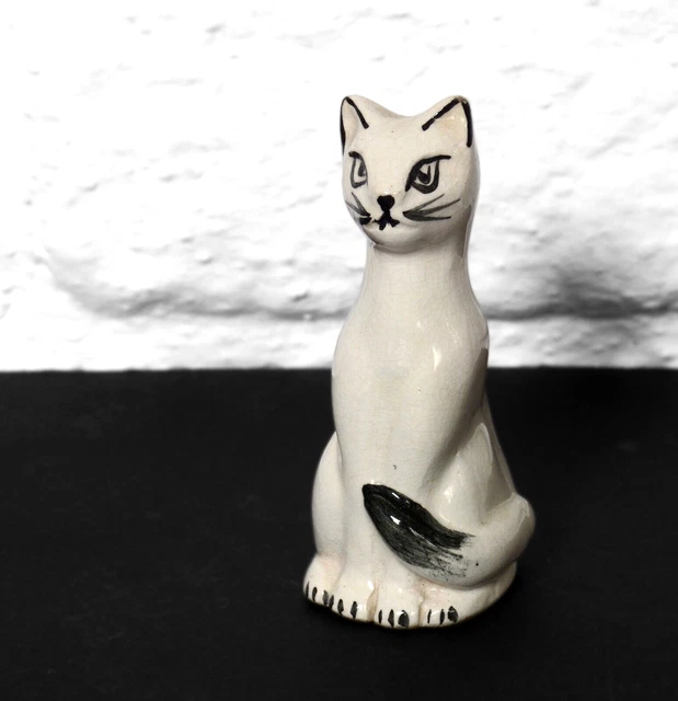 VINTAGE SMALL POTTERY Cat Figurine. 7.5cms Tall. Hand Painted Feline ...