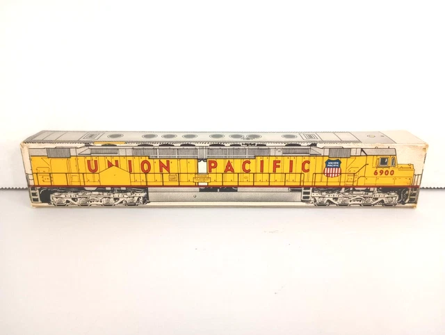VINTAGE UNION PACIFIC RAILROAD STEAM ENGINE LOCOMOTIVE BOX OF MATCHES £ ...