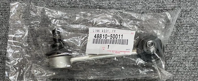 TOYOTA GENUINE LINK ASSY, FRONT STABILIZER, LH 48810 - 50011 EUR 76,52 ...