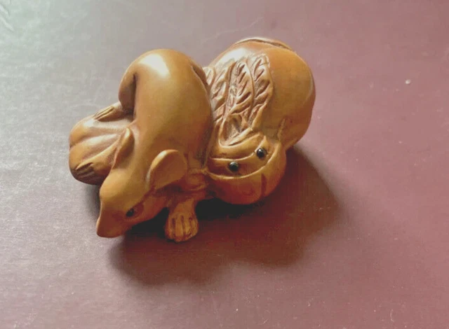 HAND CARVED WOODEN Japanese Netsuke okimono Mouse Octopus black eyes ...