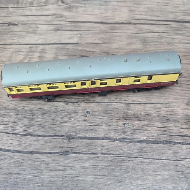 TRIANG TRI-ANG R28 Brake Coaches M 34000 OO Gauge £8.99 - PicClick UK