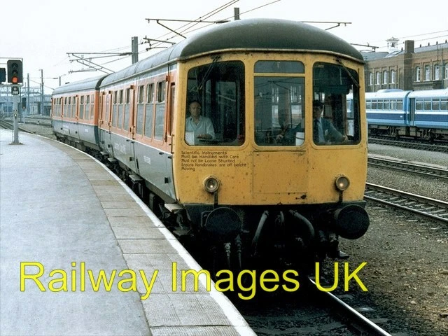 RAILWAY PHOTO -CLASS 103 Departmental RTC DMU at Doncaster c1987 £2.00 ...