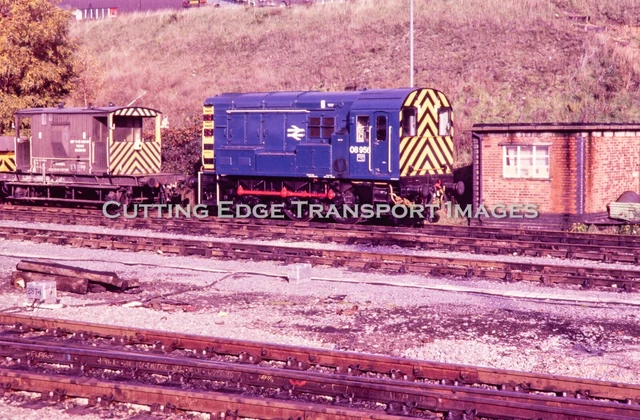 ORIGINAL RAILWAY SLIDE: Class 08 Diesel 08956 at Norwich 1986* D-1622 £ ...