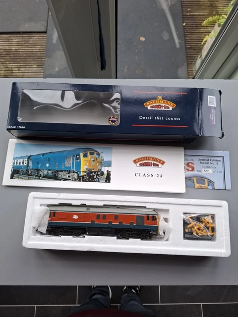 BACHMANN 32-425Z CLASS 24 'EXPERIMENT' RTC Livery. Rail Express Limited ...