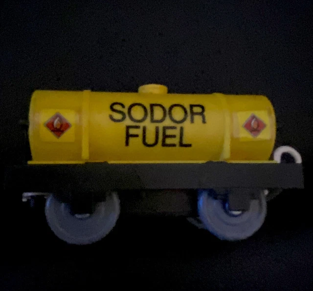 TOMY TRACKMASTER THOMAS The Tank Engine Sodor Fuel Truck Excellent ...