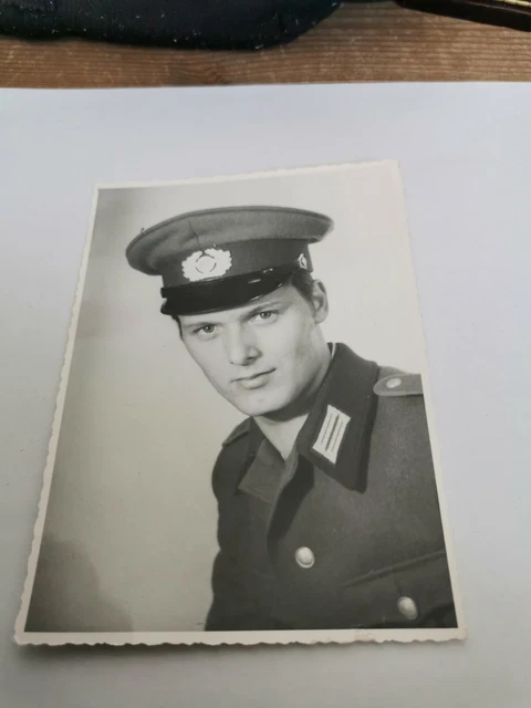 DDR FOTO NVA Mann Soldat Portrait 50er Jahre EUR 9,90 - PicClick DE