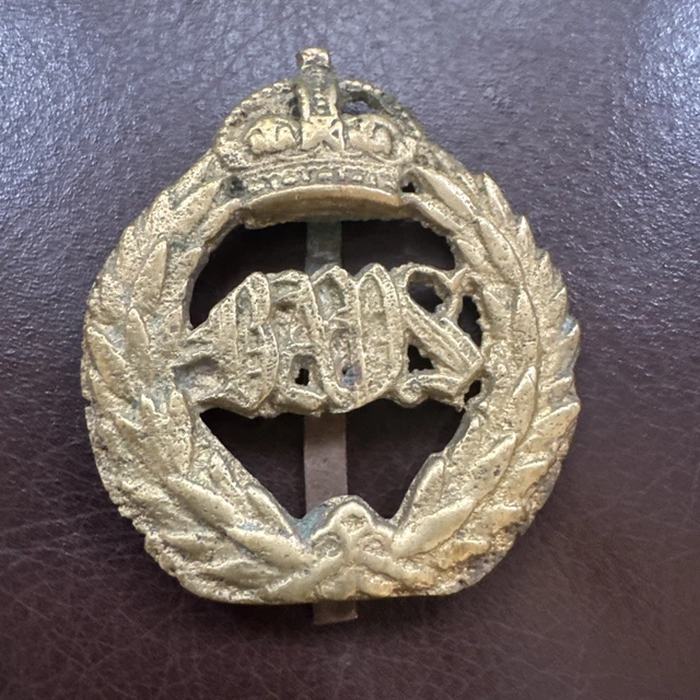 WW2 PERIOD BRITISH Royal Air Force RAF Cap Badge With Kings Crown £5.42 ...