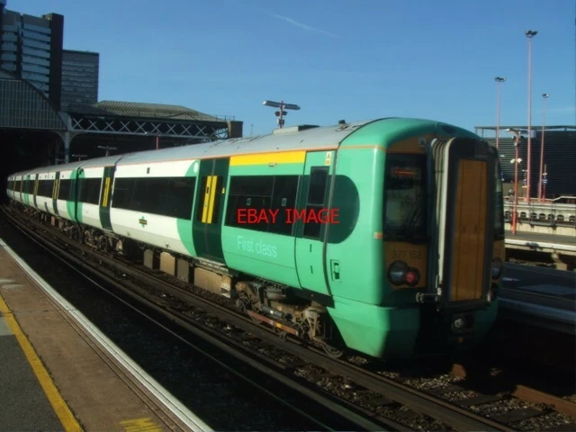 PHOTO CLASS 377 Electrostar 4-Car Emu No 377 152 At London Bridge 10/07 ...