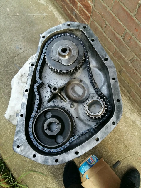 AUSTIN MORRIS BMC timing chain cover and chain wheels for 2.2 diesel ...