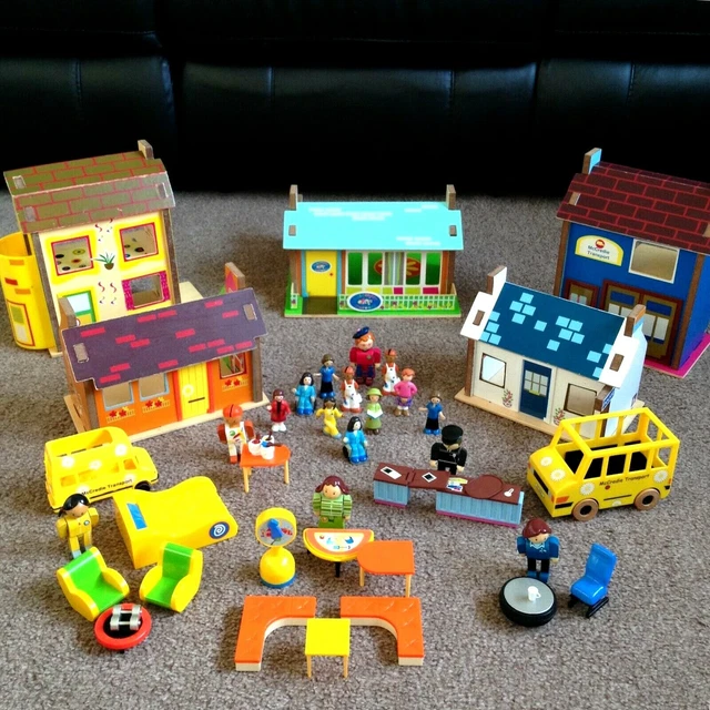 LARGE BALAMORY PLAYSETS Bundle Houses Figures Daisy Buses and ...