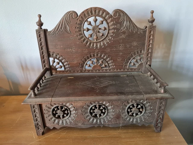 MEUBLE DE POUPÉE, ancien, Breton, banc coffre, art populaire EUR 19,00 - PicClick FR