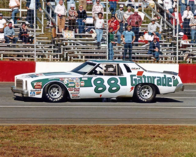 IMPRESSION PHOTO BRILLANTE Darrell Waltrip NASCAR #88 Gatorade Monte ...