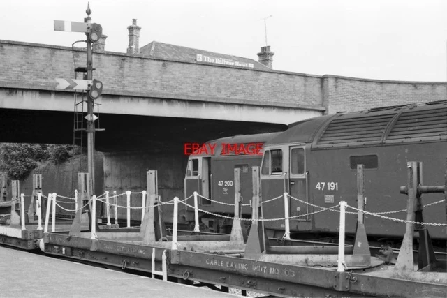 PHOTO CLASS 47 Locos No 47191 & 47200 At Newbury Railway Station 1976 £ ...