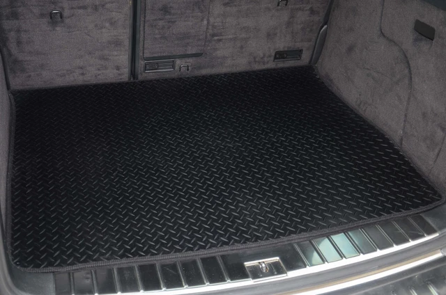 BOOT MAT FOR Ford Focus Estate 2011 to 2018 Tailored Black Rubber Black ...