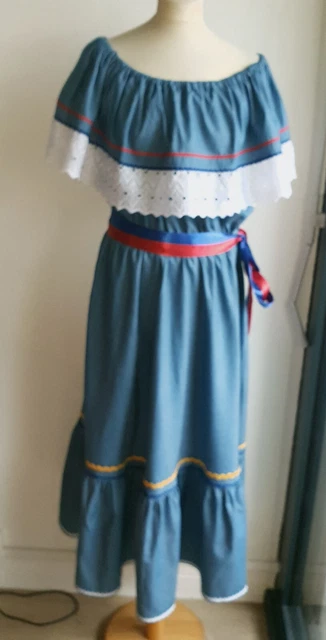 ROBE KARABELA HAÏTIENNE. Robe tenue traditionnelle Haïtienne Made in ...