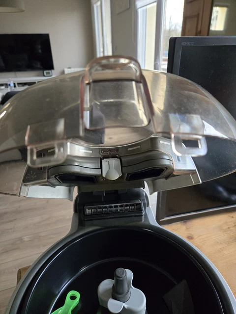 SEB ACTIFRY FRITEUSE à Air Chaud - Blanc (FZ7000) excellent état EUR 15 ...