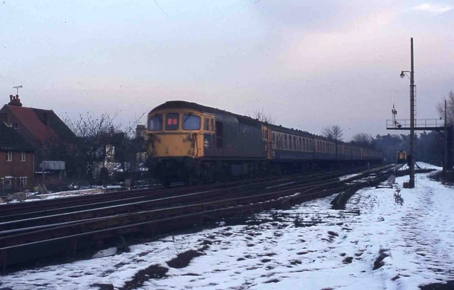 35MM SLIDE BR British Rail Diesel Loco Class 33 33106 snow reigate 1985 ...