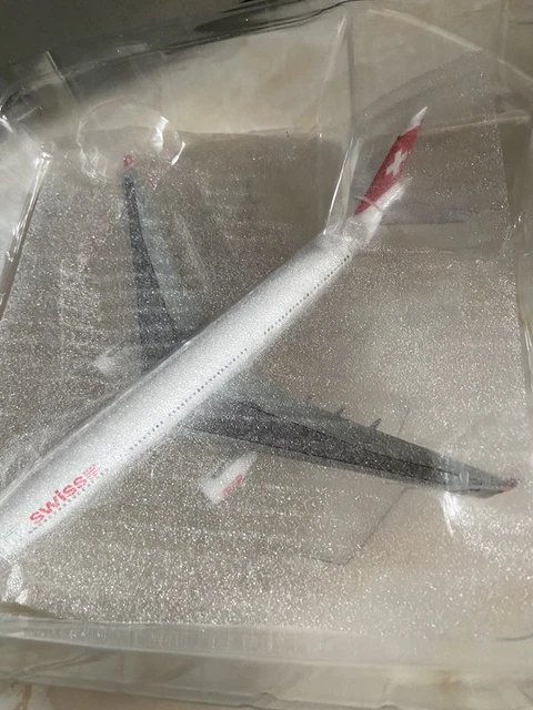 AIRBUS A330-300 SWISS Die Cast Model Plane New Scale 1:400 £10.00 ...