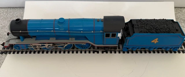 HORNBY THOMAS AND Friends Gordon the Big Blue Engine Steam Locomotive ...