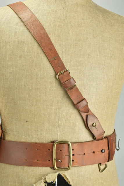 WW1 REVOLVER HOLSTER & British Army Officers' Sam Brown Sword Belt. Ref ...