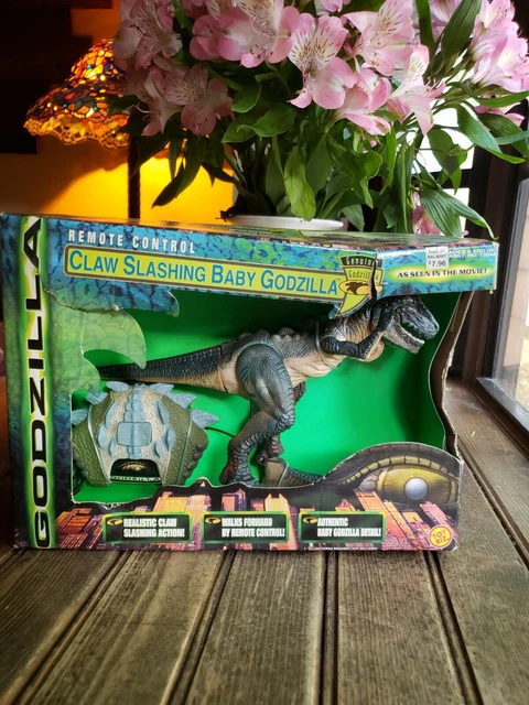 VINTAGE 1998 REMOTE Control Godzilla Claw Slashing Baby Godzilla NEW ...