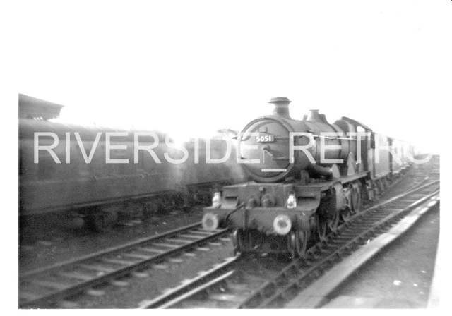 PHOTO RAILWAY CASTLE Class 5051 Earl Bathurst Steam Loco At Reading ...