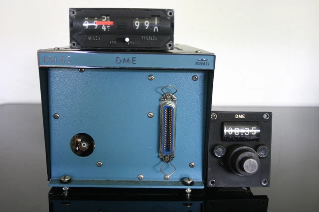 BENDIX KING KN 65 DME mit KI 265 DME Indicator und frequencyselector ...
